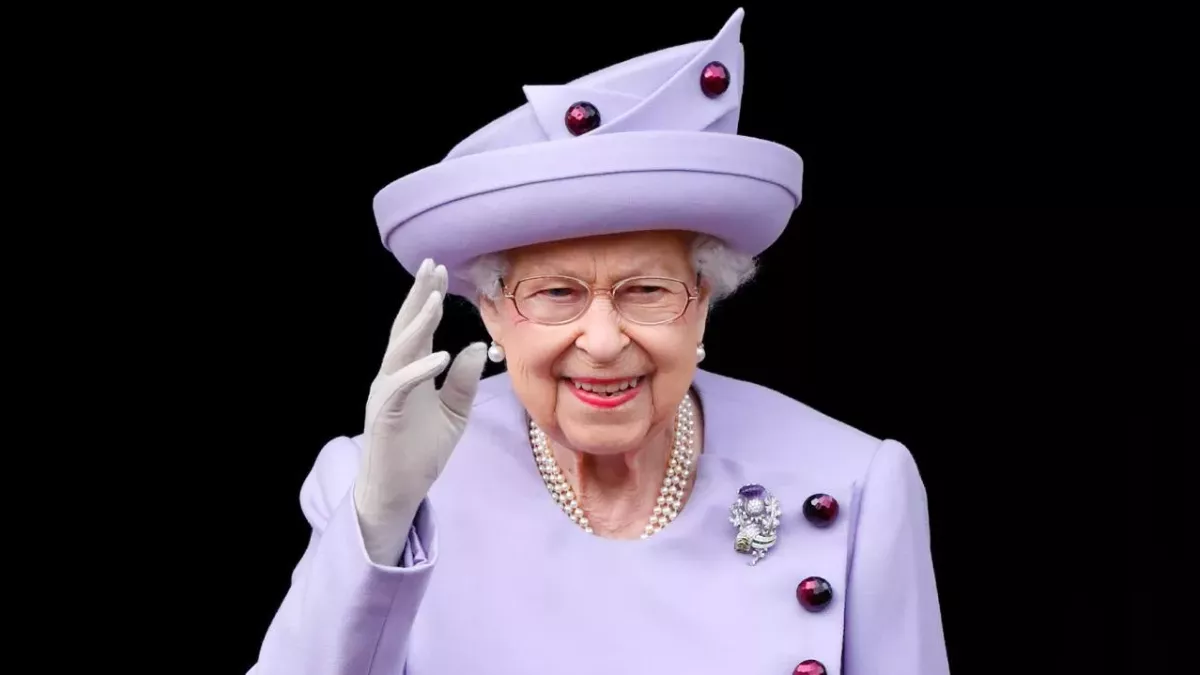 The Queen: You can holiday in her Balmoral estate for only £15 per ...